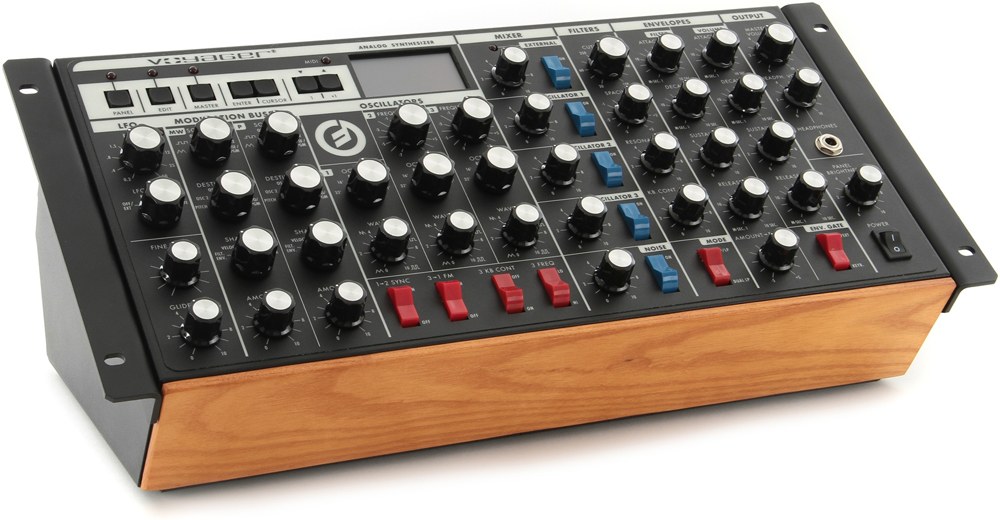 Аналоговый синтезатор, рэковая версия MOOG MINIMOOG VOYAGER RACK MOUNT ...