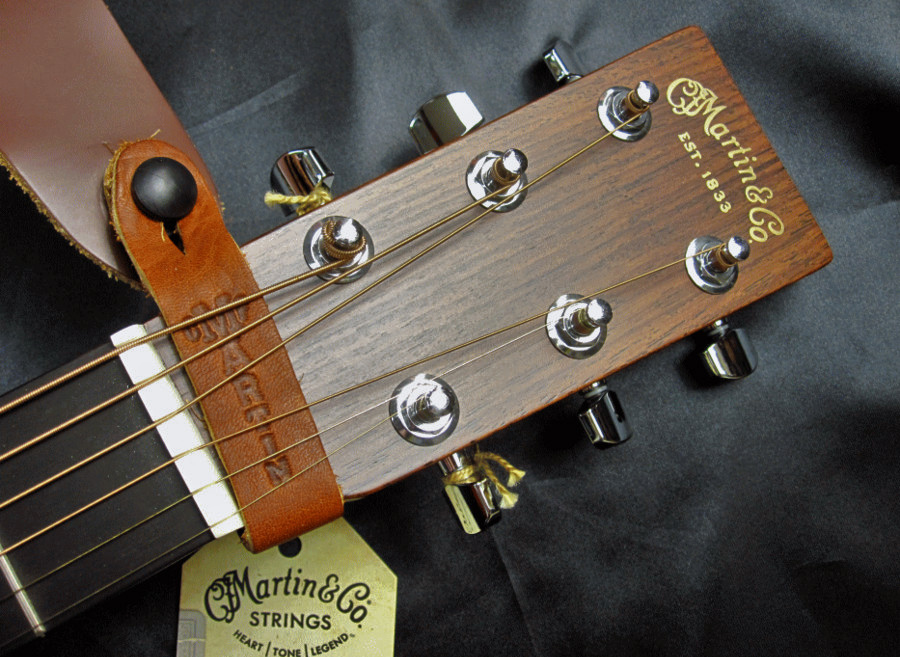 Переходник для крепления гитарного ремня MARTIN 18A0032 Brown Headstock ...