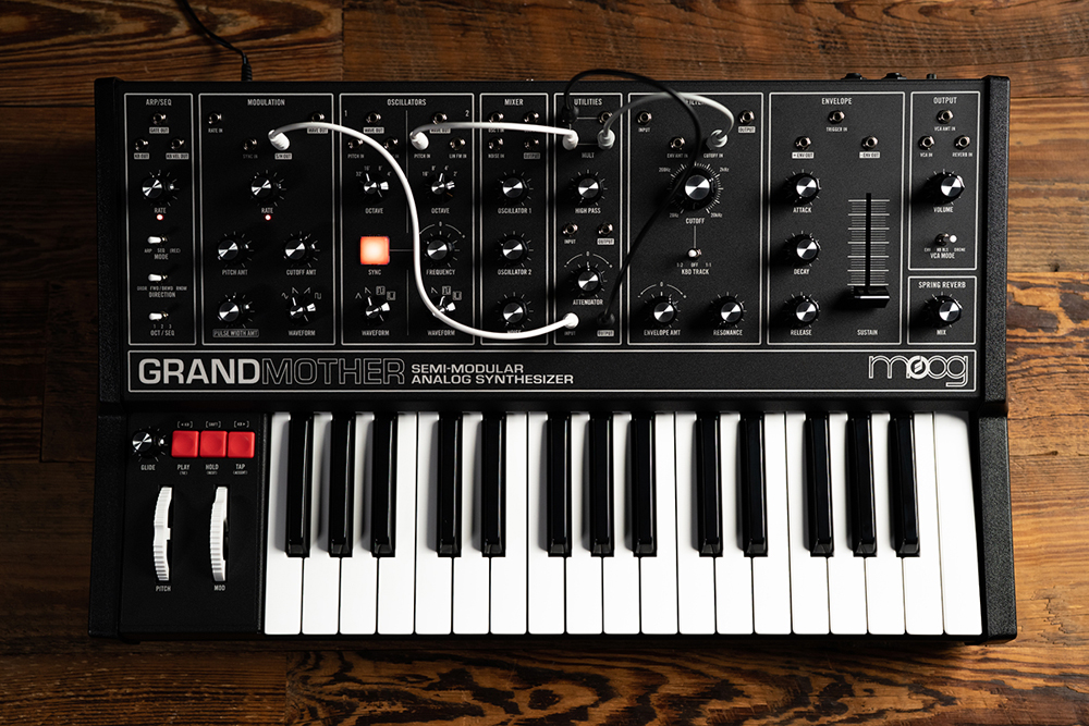 Аналоговый синтезатор MOOG GRANDMOTHER DARK - купить в Одессе, Киеве ...